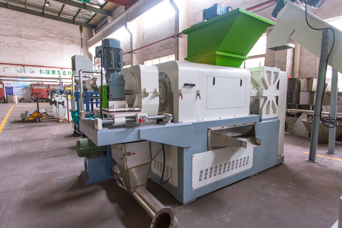 Plastic Film Screw Press Squeezer & Densifier System - Plastic ...