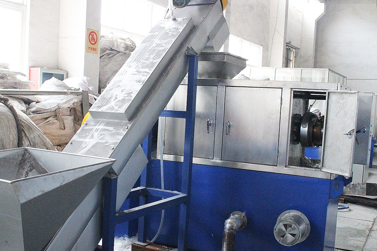 Screw Press Dewatering Machine - Plastic Recycling Machines