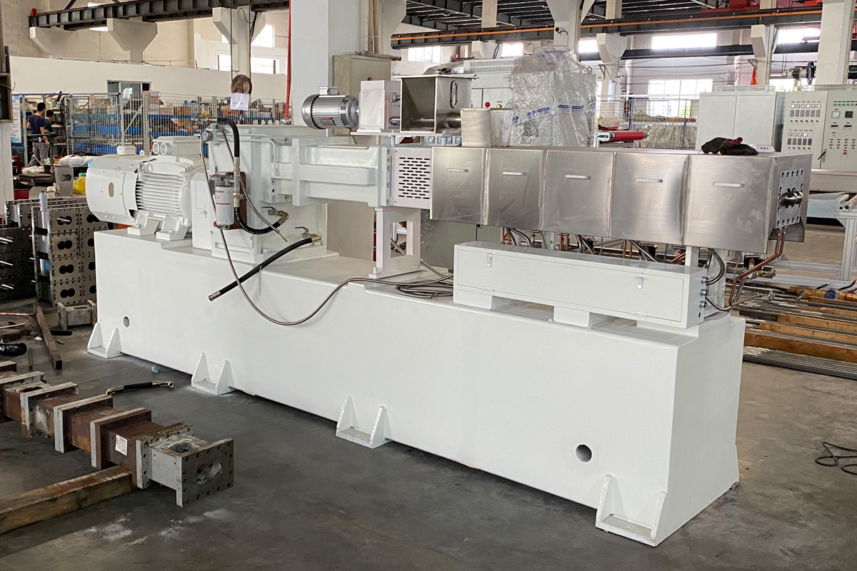 Twin-Screw Plastic Extruder / Pelletizer - Plastic Recycling Machines