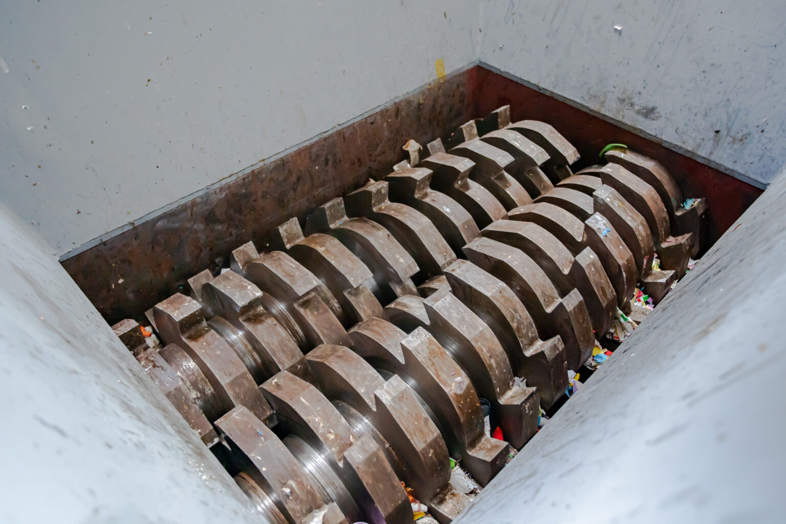 How to Choose Between Single Shaft and Double Shaft Plastic Shredders ...