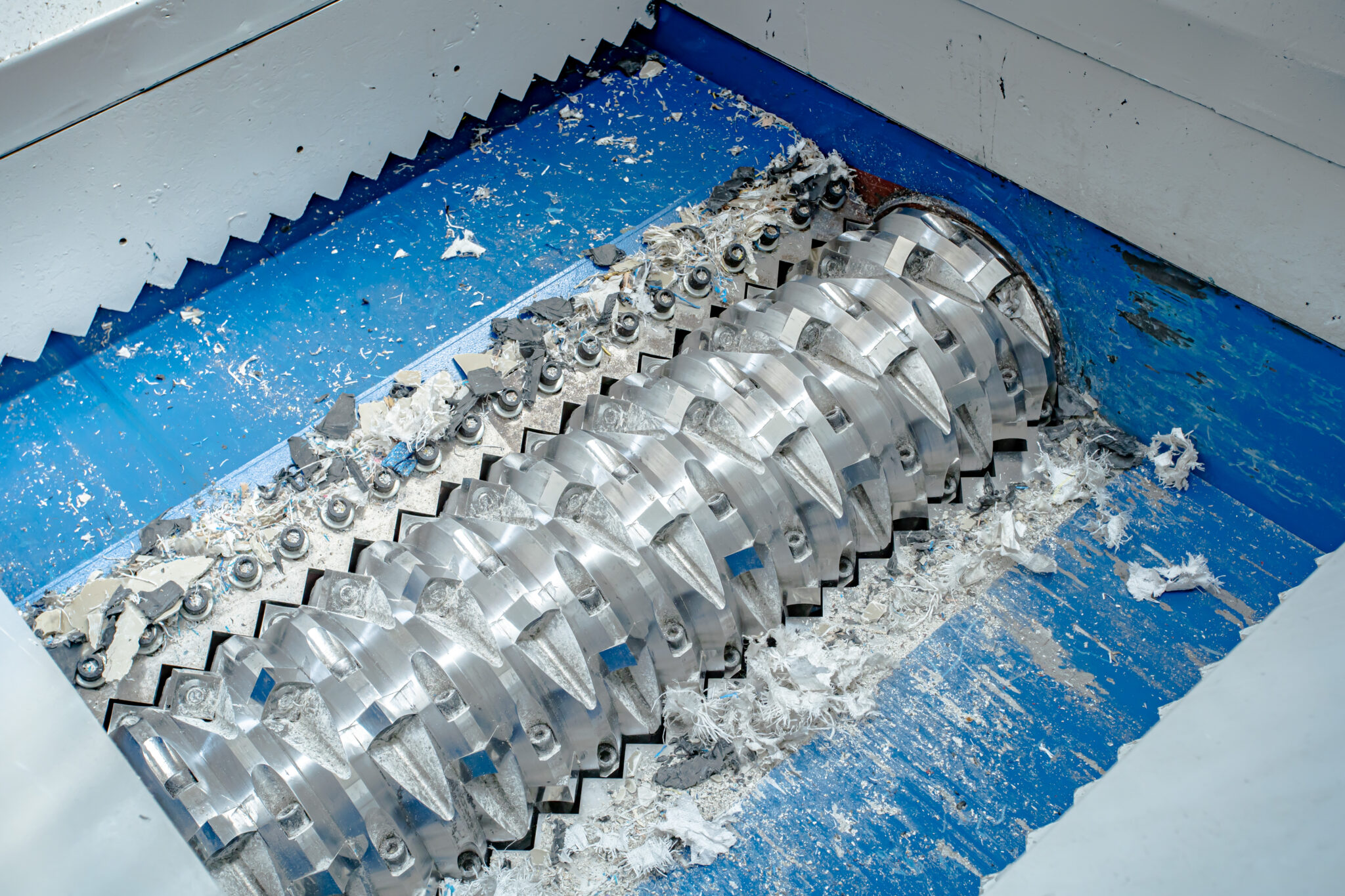 How to Choose Between Single Shaft and Double Shaft Plastic Shredders ...